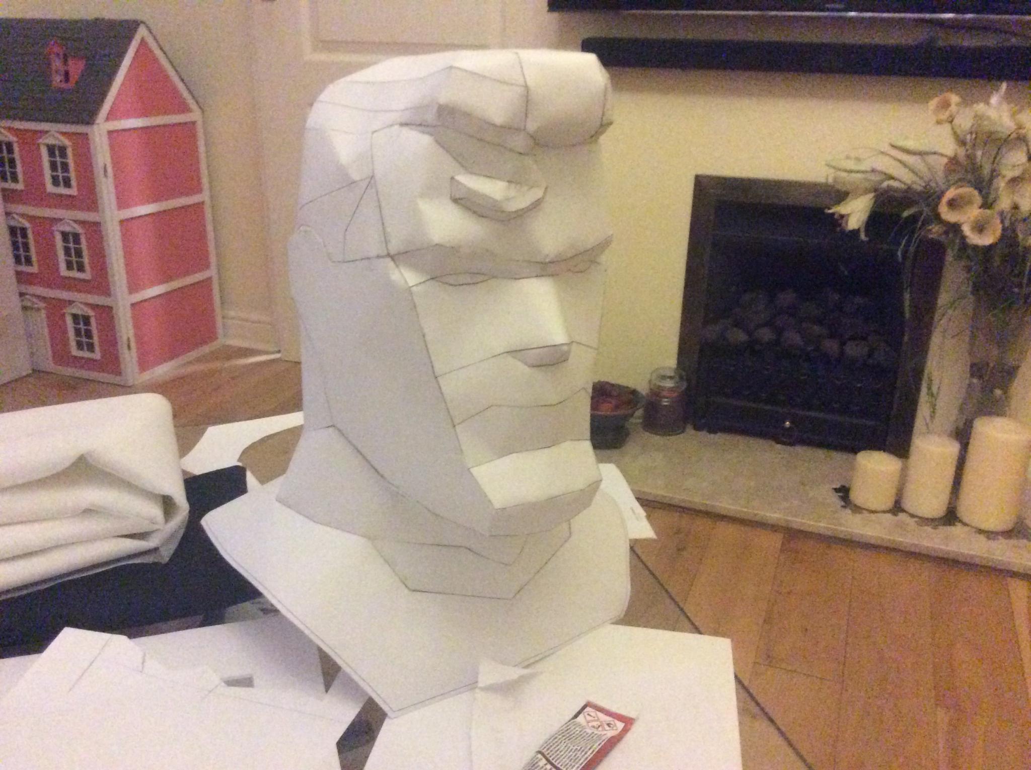 Head: Paper Maquette - Ursus Volans