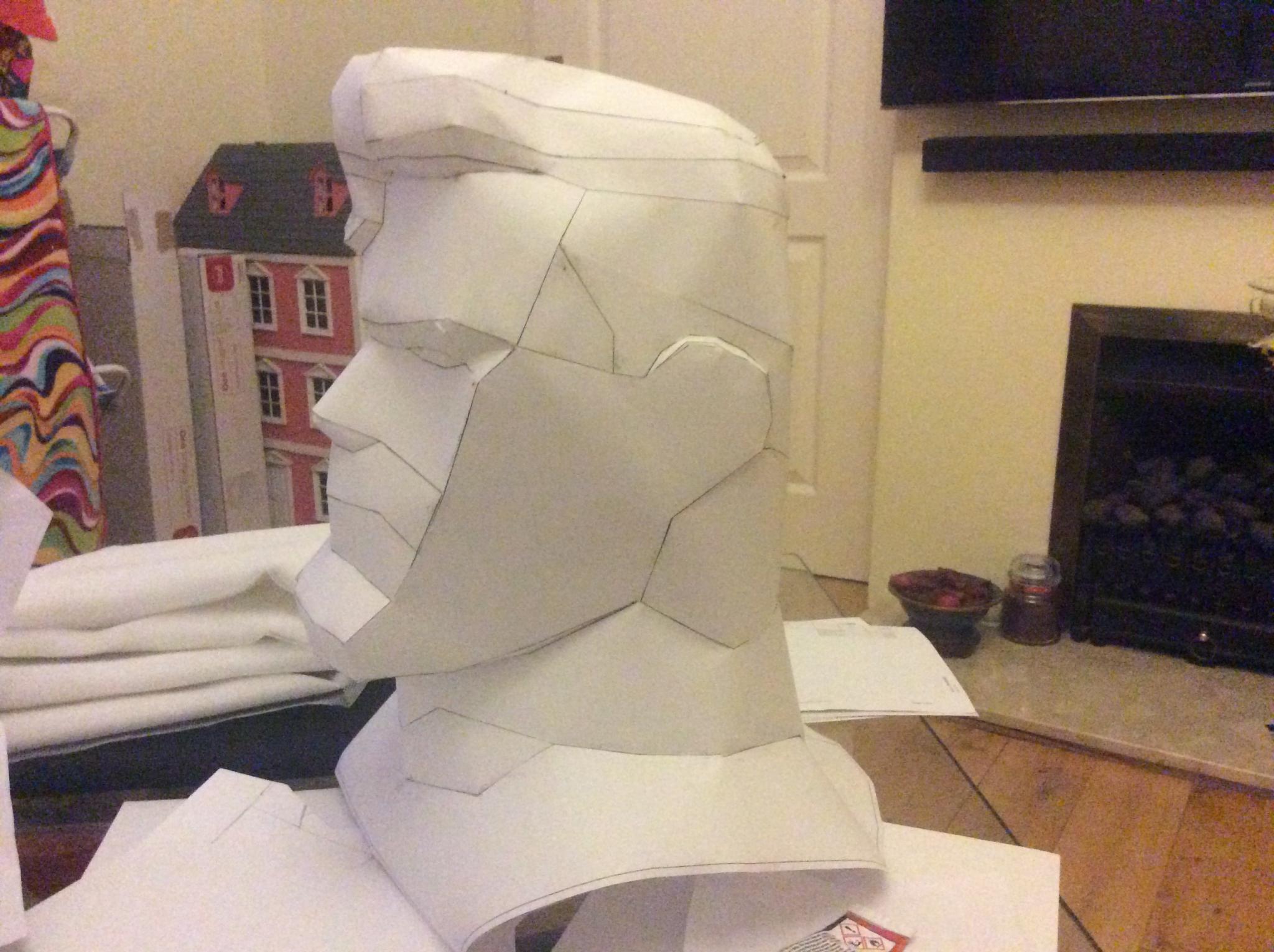 Head: Paper Maquette - Ursus Volans